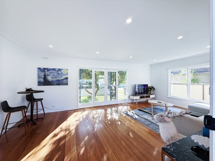 Cozy Convenience 3b House @ Central Ballarat East - Ballarat