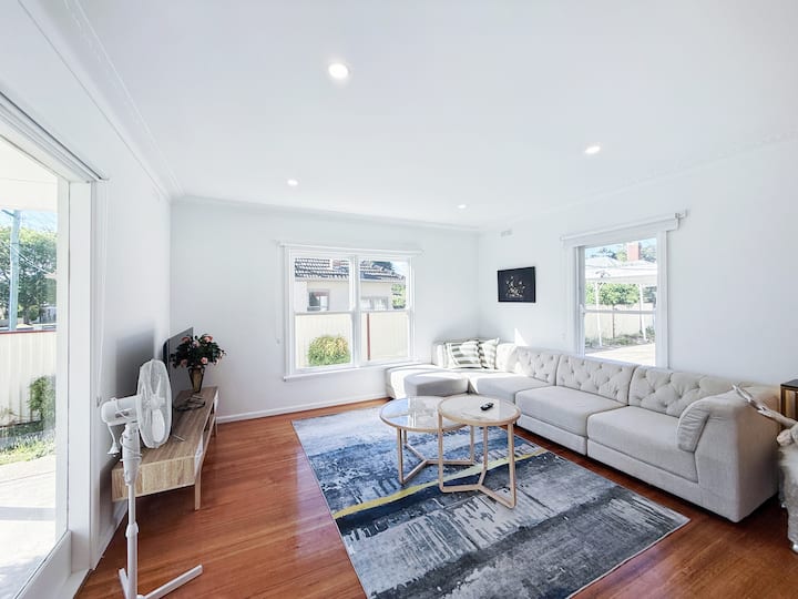 Cozy Convenience 3b House @ Central Ballarat East - Ballarat