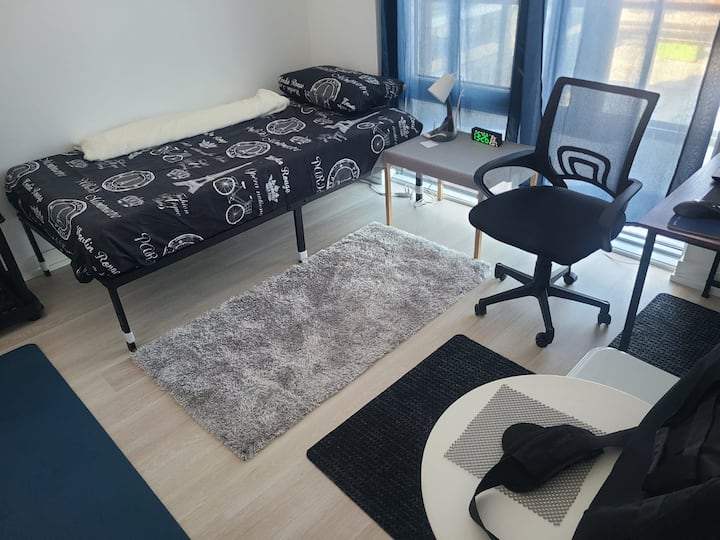 Modern And Brand New Private Unit - Markham