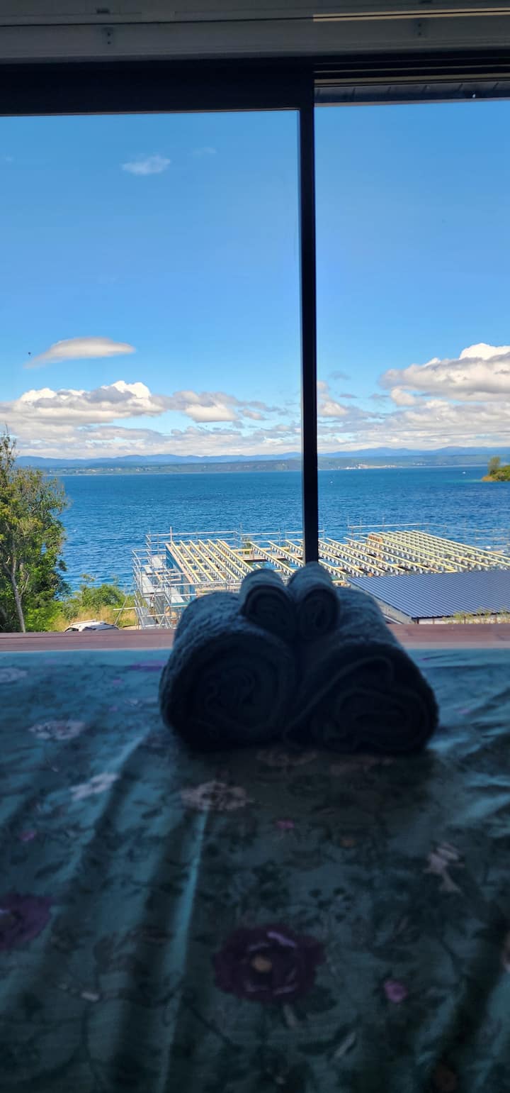 Serenity At 53 - Taupo