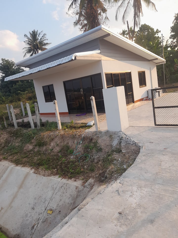 บ้านมินิวิวอ่างเก็บน้ำหนองหญ้าม้า - Roi Et
