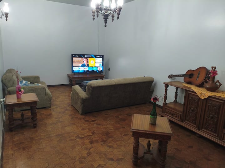 Casa No Centro, Com Localização Privilegiada. - Cascavel