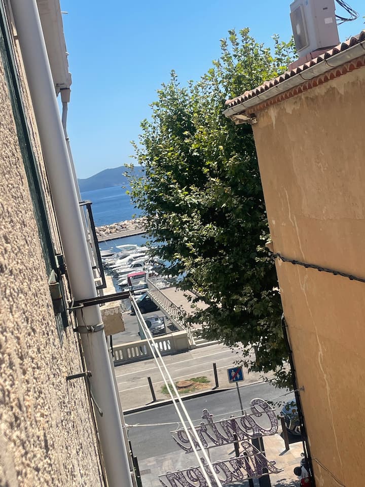 T2, 45m2, Centre Ville 50m Port De Plaisance - La Ciotat