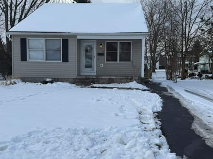 Quiet Residential Charmer - Splash pad, Batavia