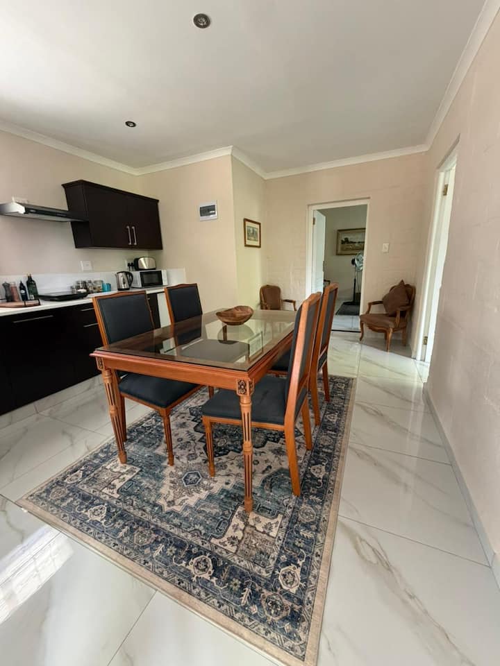 Sigi's Cottage: Cozy Farm Stay - Villiersdorp