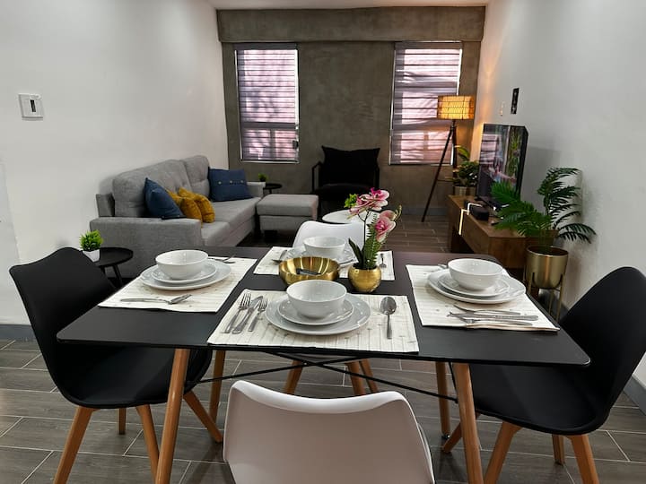 Casa Nogales Modern Getaway - El Paso, TX