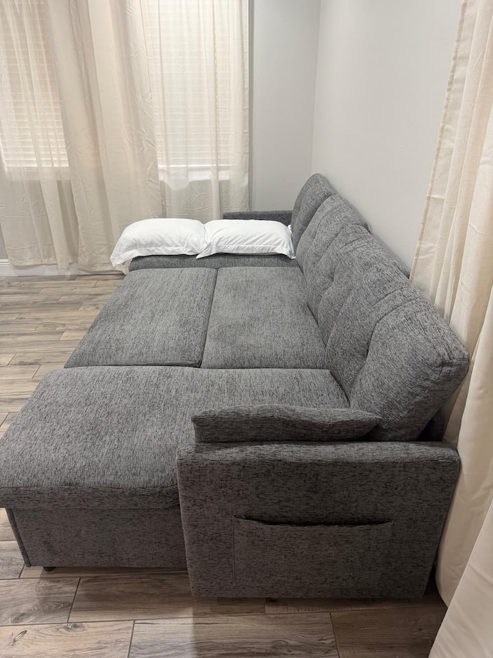 Modern Orlando Stay • Sleeps 8 • Near Parks - Orlando