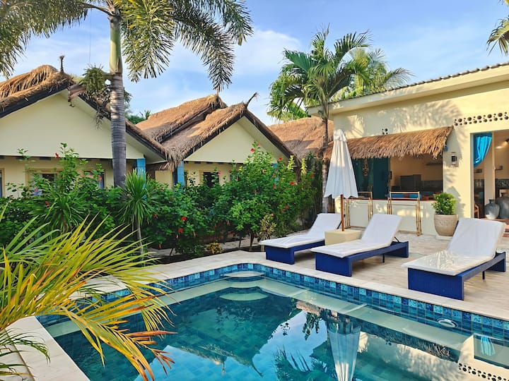 Aqua House - In The Heart Of The Village. - Gili Islands