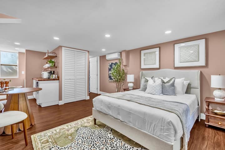 New! Cozy Modern Studio | Central Location - Winter Park, FL