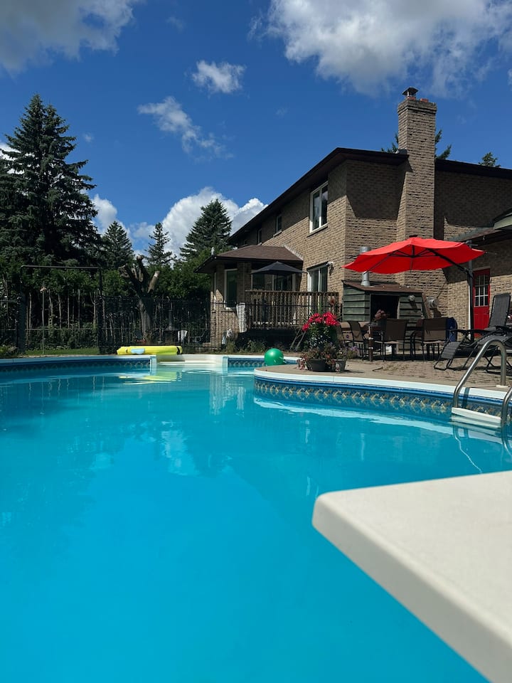 4 Bedrooms Retreat With Swimming Pool - Newmarket