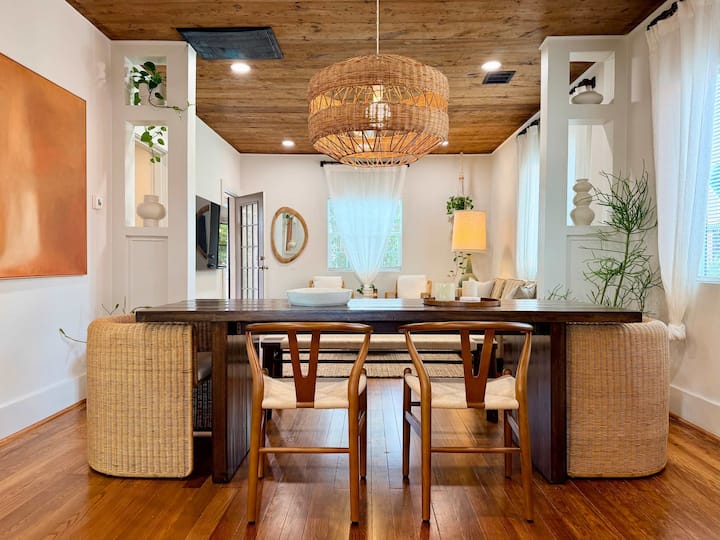 Poolside Villa W/hot Tub, Easy World Cup Access - Houston, TX