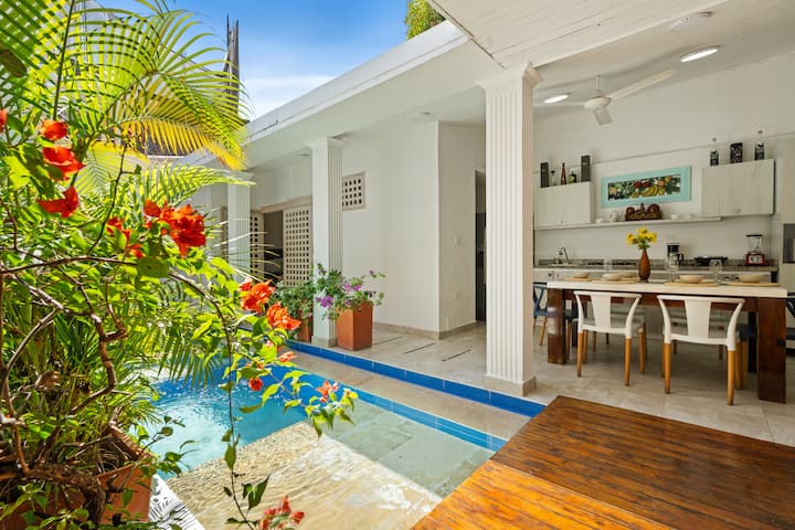 Beautiful 5 Bedroom House In The Old City - Cartagena