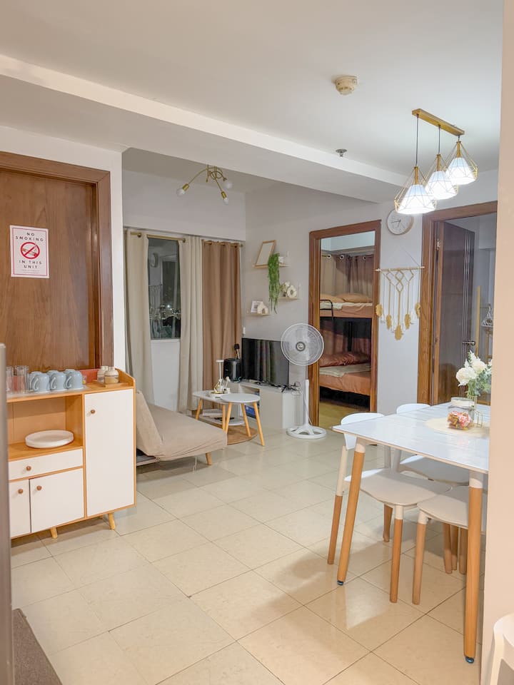 Cozy 2br Stay Near Bgc & Sm Aura | City View - Taguig