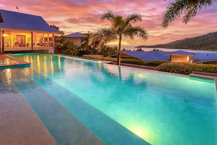 Oceanview Apartment W/ Large Balcony + Pool - Airlie Beach