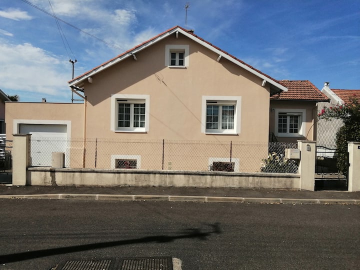 Maison Individuelle Avec Garage. - Tarbes