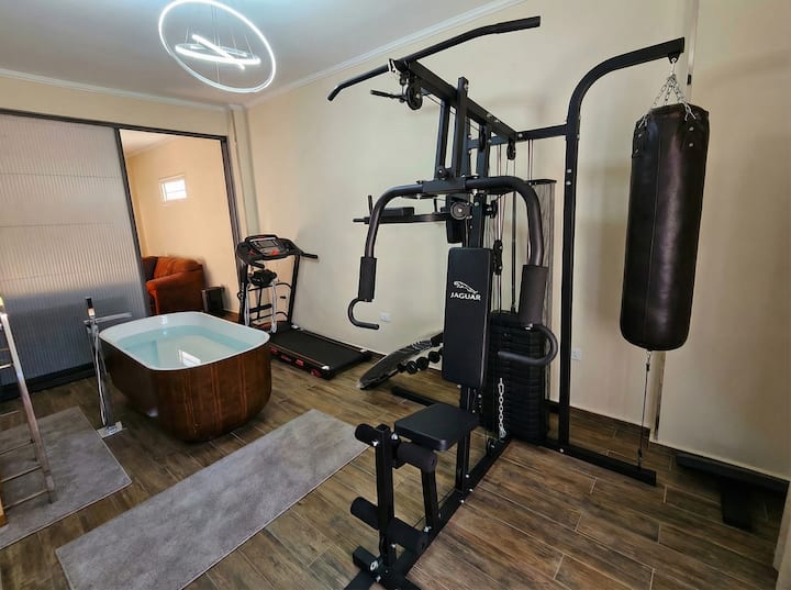 Central Cairo Home With Private Gym - Cairo