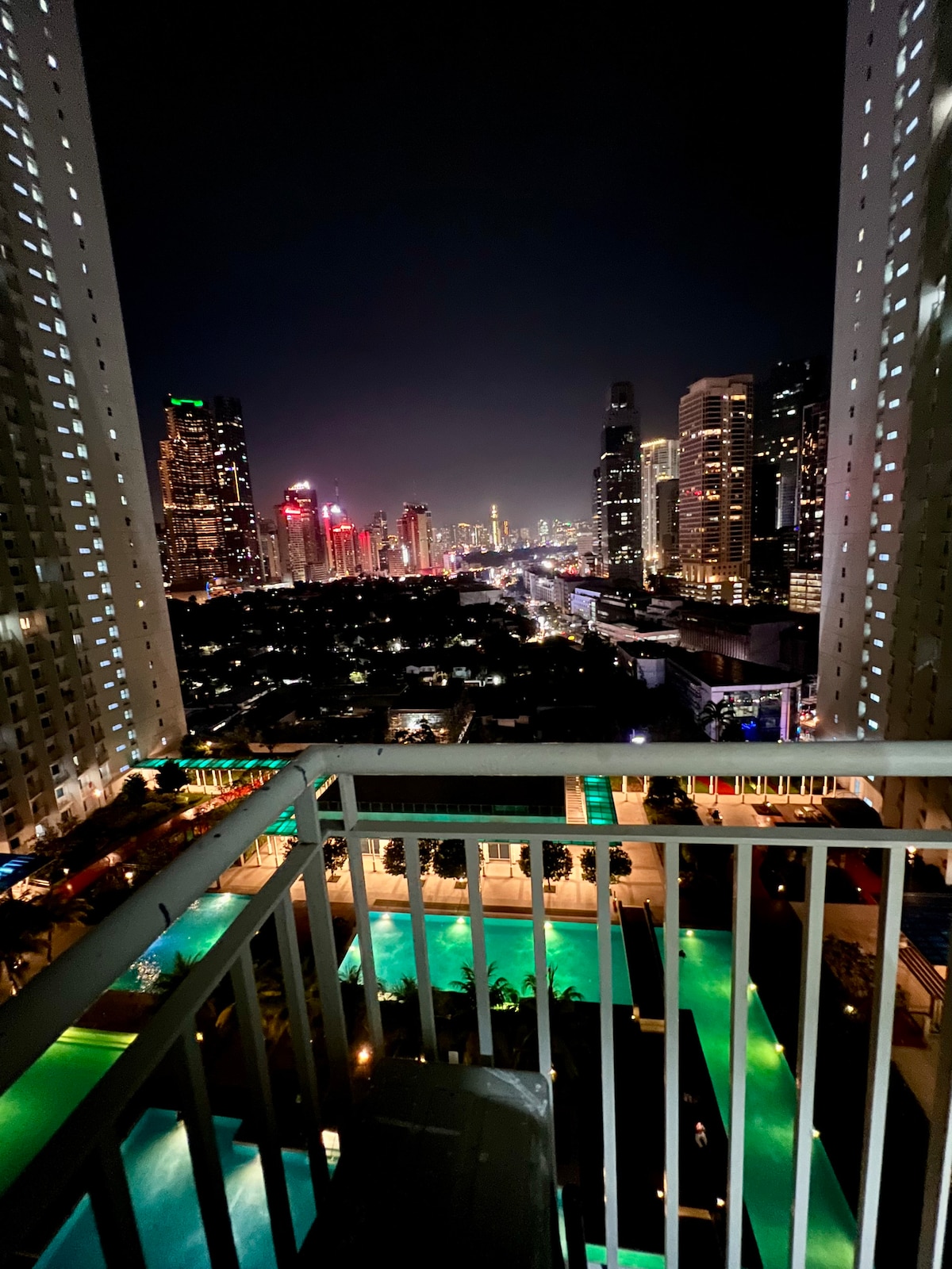 Atemberaubende Skyline @ Jazz Residences - Wohnungen zur Miete in ...