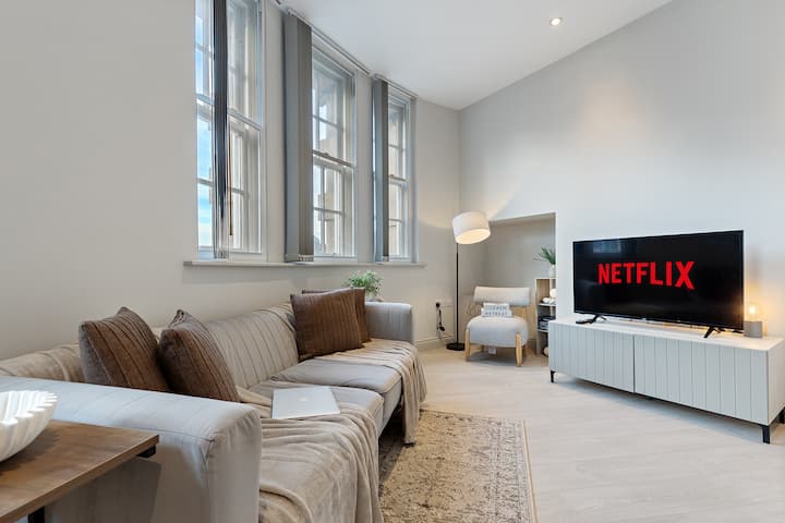 Neutral & Luxury Leeds City Centre Apartment - Leeds