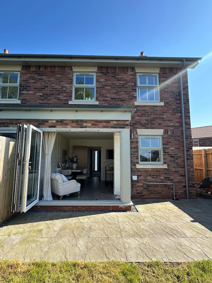Modern Coastal Stay Near Hornsea Mere - Hornsea