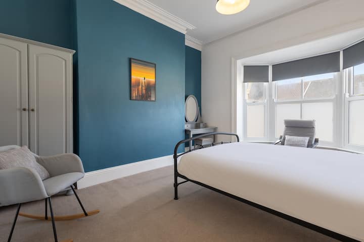 Garnet House | 3 Kings | Games Room | Sleeps 8 - Saltburn-by-the-Sea