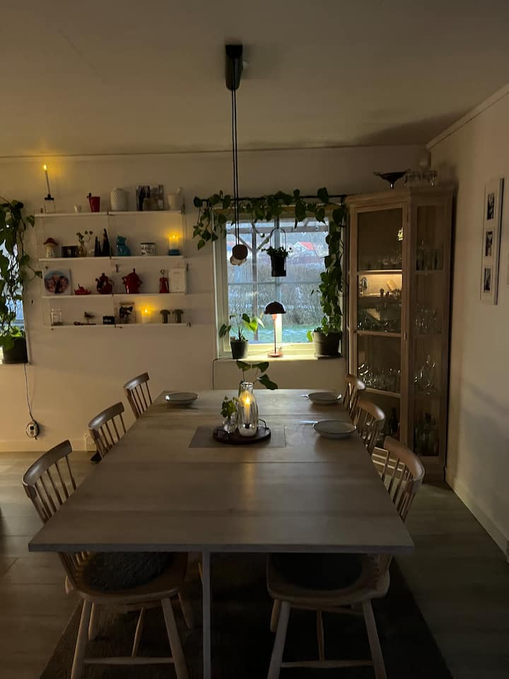 Mysigt Läge Med Snabb Tågförbindelse Till Göteborg - Surte