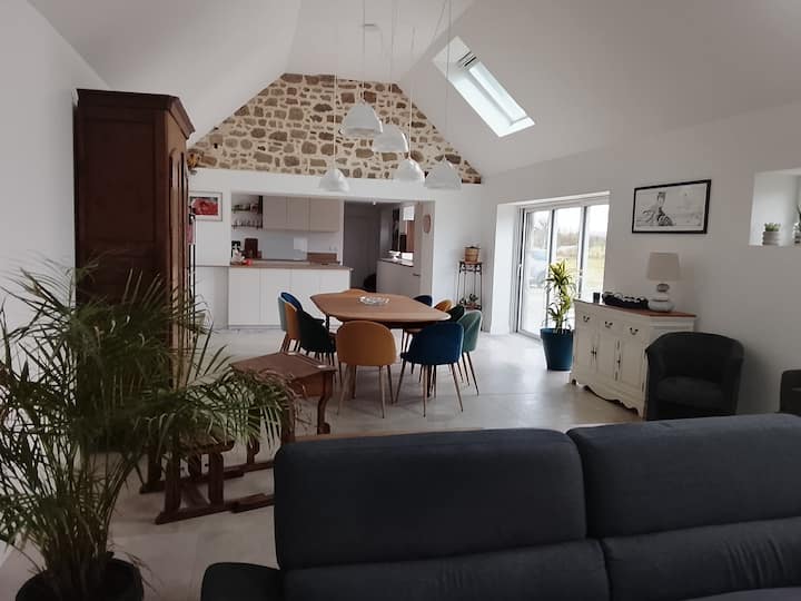 Grande Maison Bord De Mer, 11 Personnes, 3* - Plouescat