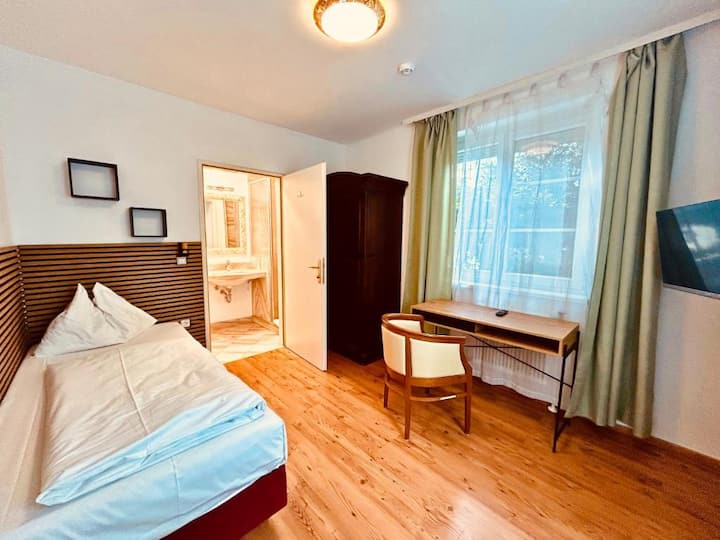 Zimmer Im Zentrum & Pool - Attersee