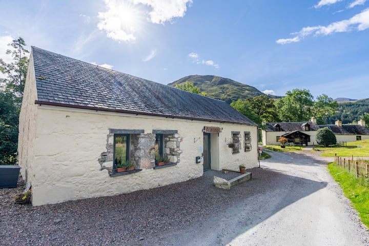 Elm - 4-bed Bunk Room In A Shared Bunkhouse - グレンコー