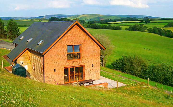 Group Accommodation, Ideal For Exploring Mid-wales - Llanidloes