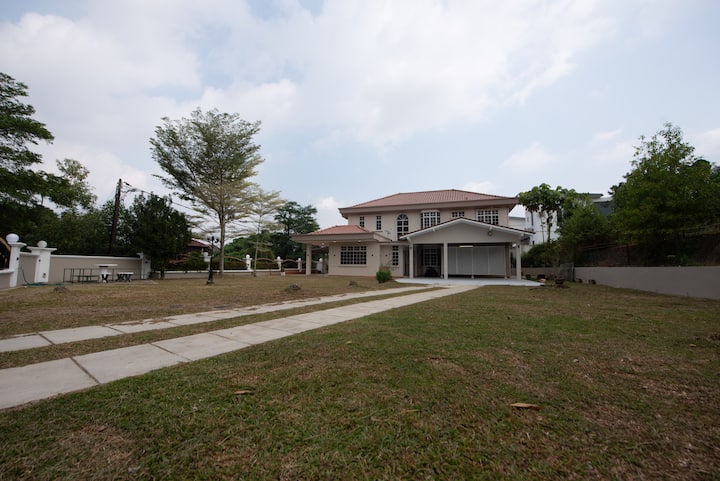 City Huge Land Bungalow | Event, Gathering & Party - Port Dickson