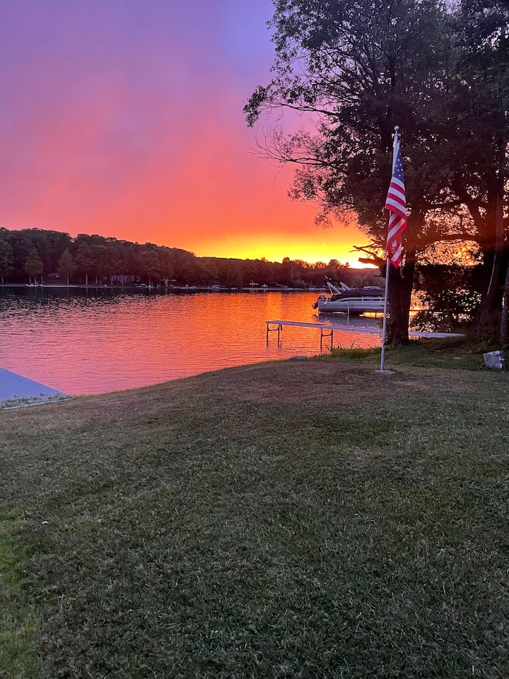 Two Lakefront Cabins W/ Beach, Docks, Kayaks, Sups - Torch Lake, MI