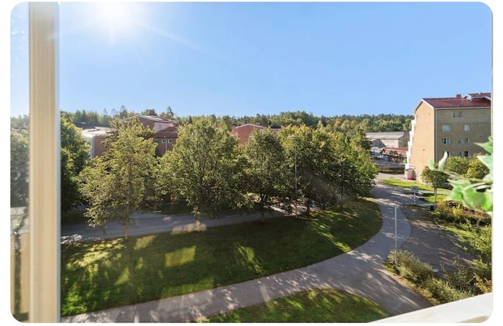 Välplanerad 3:a Om 82 Kvm På 3e Våningen - Södertälje