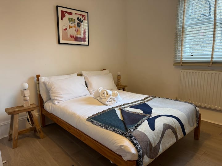 Cozy Maida Vale Retreat - Sleeps 4 Guests - London