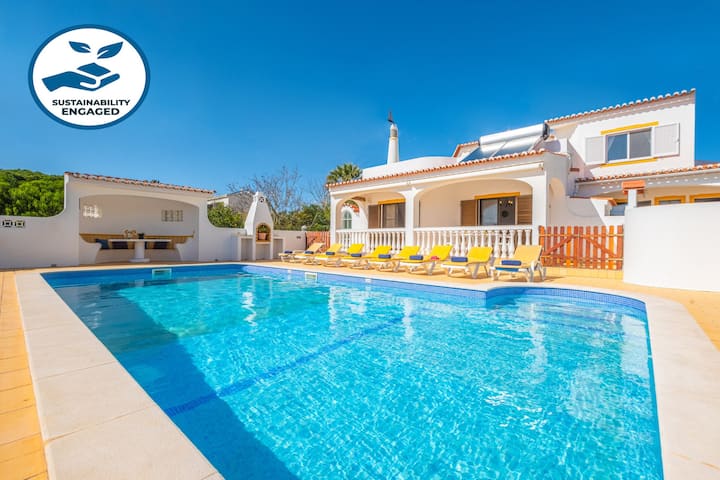 Villa With Heatable Pool & Bbq, Carvoeiro - Algarve