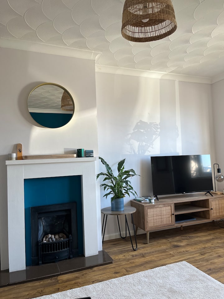 Family Home Near Porth - 紐奎