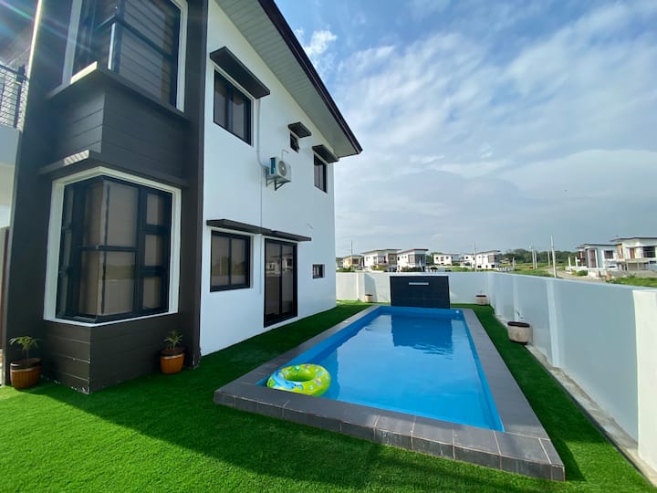 Let’s Celebrate With Your Family! - Laiya