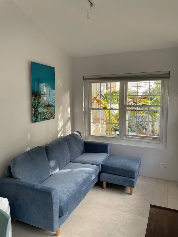 One Bedroom & Private Garden In City Of Hamilton - Bermuda