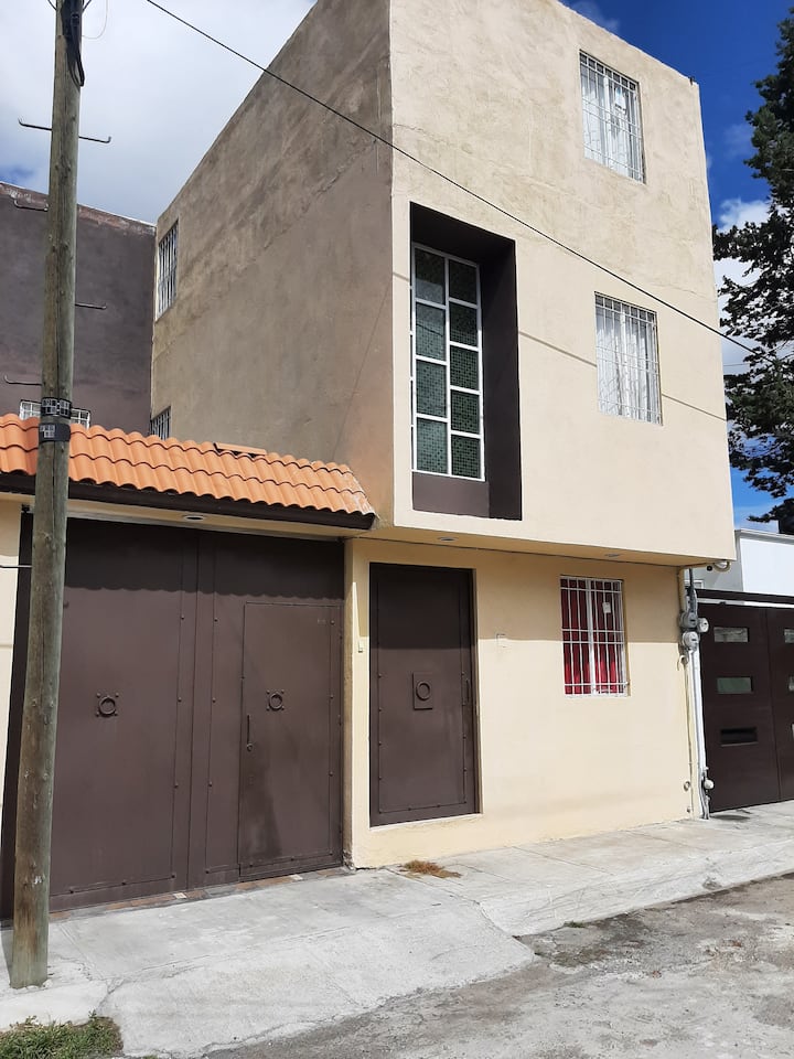 Casa P/baja 4camas Matrim 1colchón Ind Garaje Uaeh - Pachuca