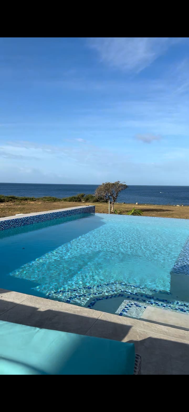 Ocean View Luxury Villa • Heated Pool • Jeremi Bea - Curaçao