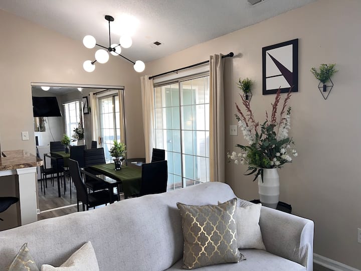 Elegant Hampton Oasis | 2 Bed, 2 Bath, 2 Balconies - Hampton, VA