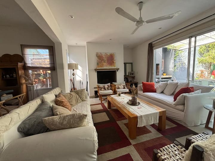 Casa Súper Cómoda Barrio Con Portón - Bella Vista