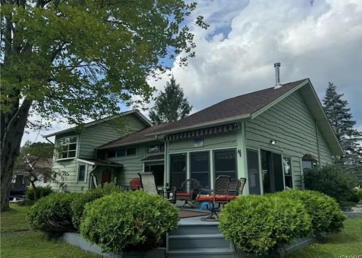 Oneida Lake Camp W/creek View3brfish Creek Retreat - Sylvan Beach, NY