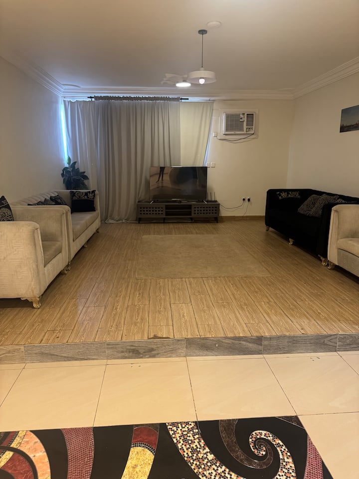 Apartment 5 Bedrooms #1 - Medina, Saudi Arabia