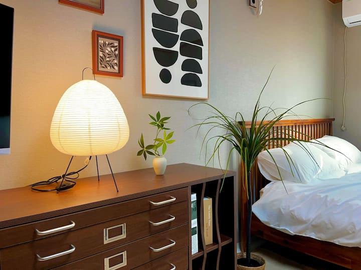 동대구역, 대구역, 동성로, 교동도보, 대구중심부,넷플릭스, 호텔침구, 칠성시장, 포차거리 - Daegu