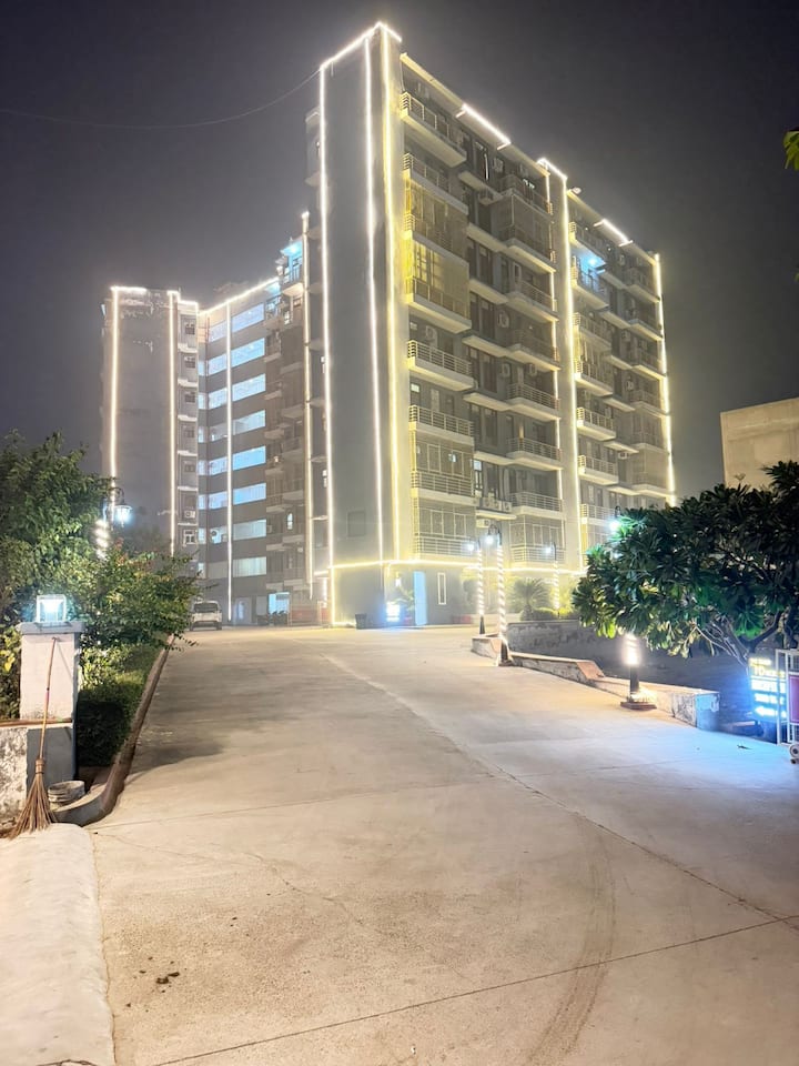 Atithiathome - Vrindavan