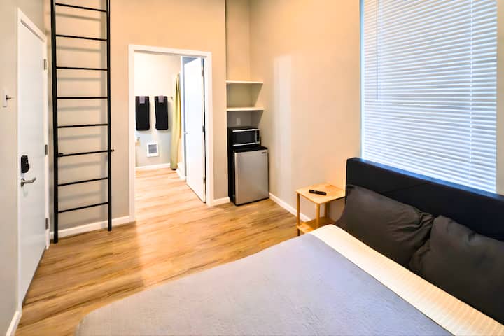 Cozy Micro Suite For Two | Close To Downtown - Tacoma, WA