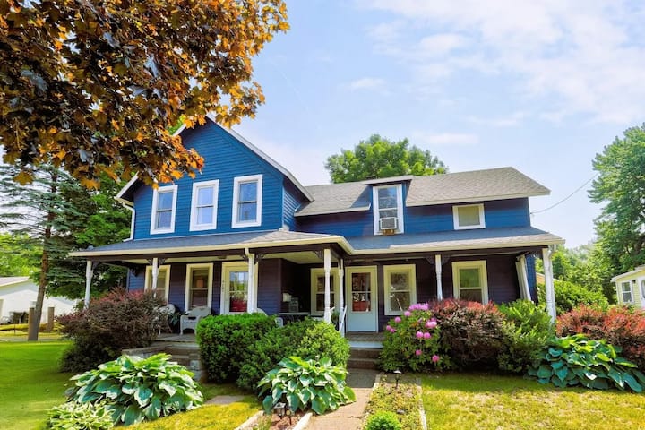 The Darling Duplex - South Haven