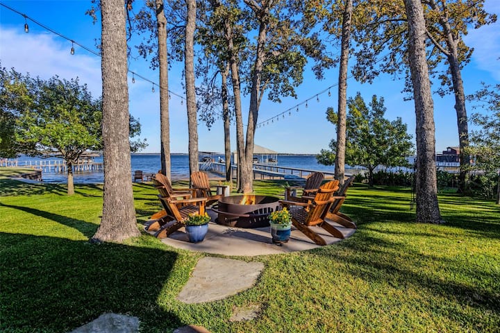 Rosemary Retreat ~ Open Water Views ~ Sleeps 12! - Log Cabin, TX