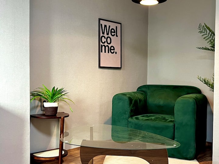 동대구역, 대구역, 동성로, 교동도보, 대구중심부,넷플릭스, 호텔침구, 칠성시장, 포차거리 - Daegu