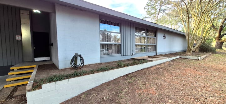 The Flagship Of Longview W/pool And Mini Golf - Longview, TX